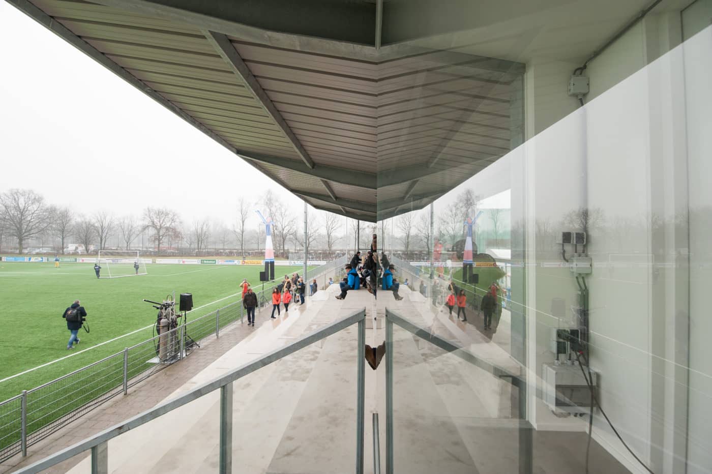 TRANSPARANTE TRIBUNE UVS LEIDEN – LG Architecten